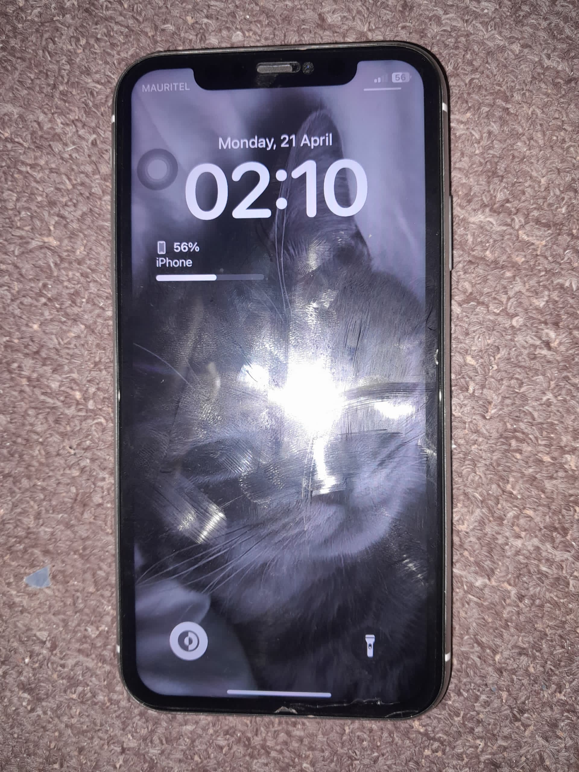 IPhone 11 simple na8ive